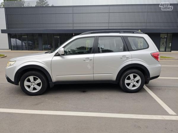 Grey Subaru Forester 2009 in Utena, with an engine capacity of 2.00 L and mileage of 193 thousand km for 5500 €, photo 4 on AUTOMOTO.COM.LV