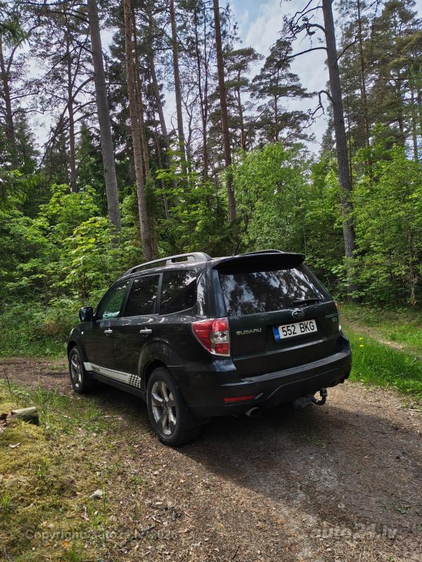 Grey Subaru Forester 2009 in Rakvere, with an engine capacity of 2.00 L and mileage of 254 thousand km for 4200 €, photo 3 on AUTOMOTO.COM.LV