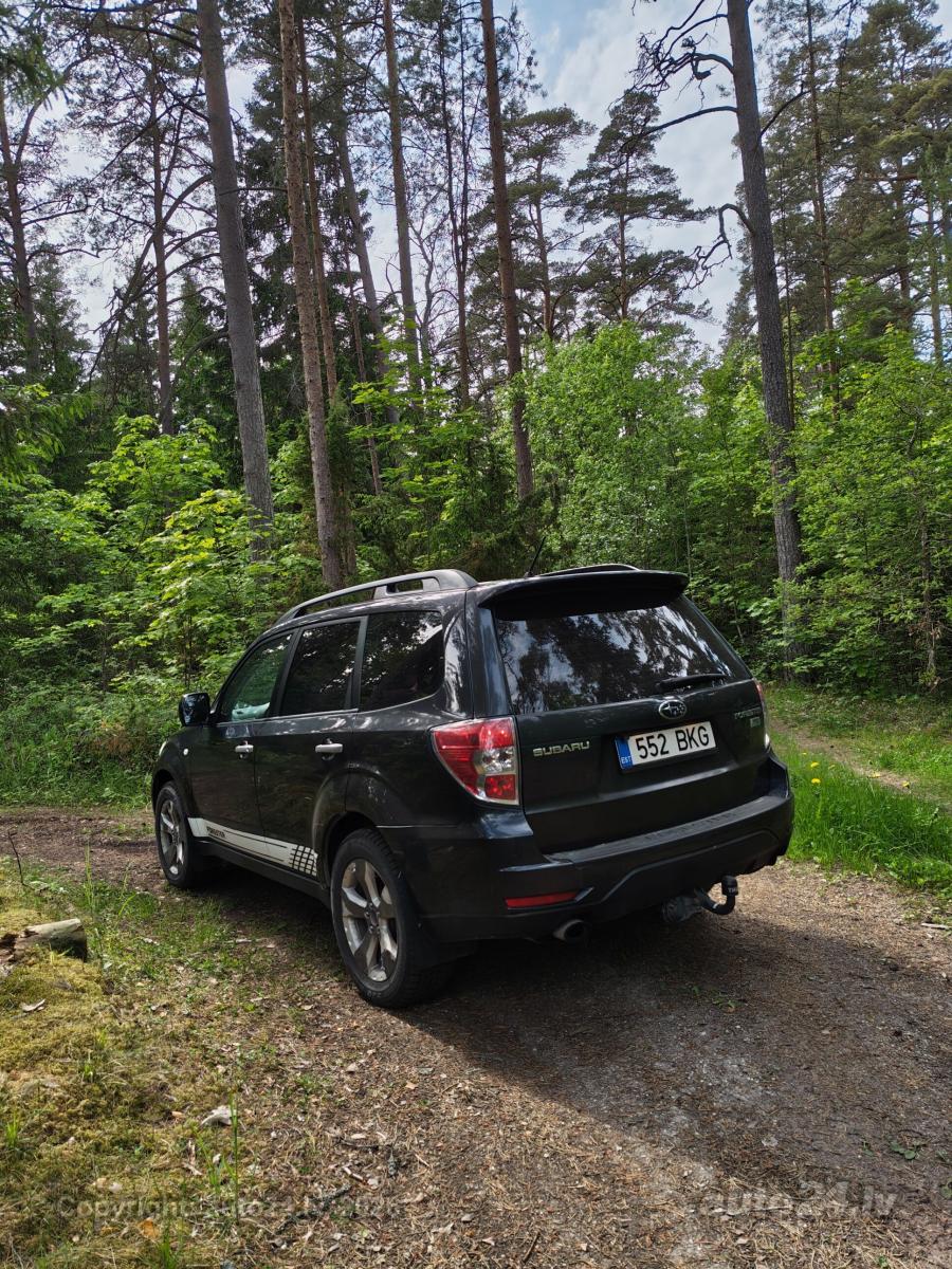 Grey Subaru Forester 2009 in Rakvere, with an engine capacity of 2.00 L and mileage of 254 thousand km for 4200 €, photo 4 on AUTOMOTO.COM.LV