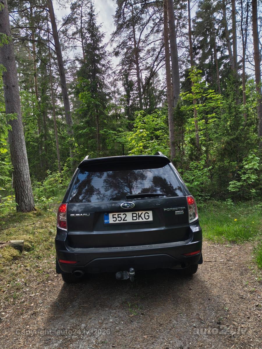 Grey Subaru Forester 2009 in Rakvere, with an engine capacity of 2.00 L and mileage of 254 thousand km for 4200 €, photo 5 on AUTOMOTO.COM.LV