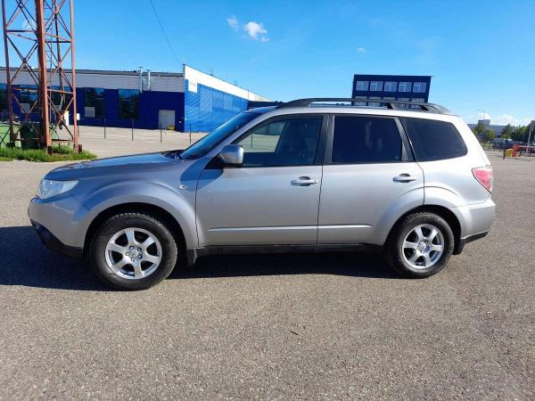 Grey Subaru Forester 2009 in Kaunas, with an engine capacity of 2.00 L and mileage of 228 thousand km for 5950 €, photo 2 on AUTOMOTO.COM.LV
