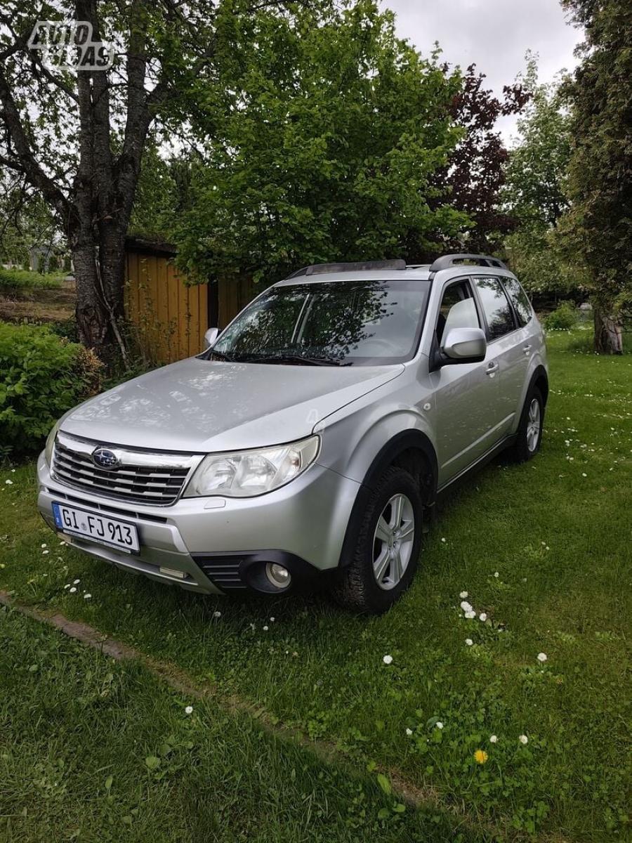 Grey Subaru Forester 2009 in Utena, with an engine capacity of 2.00 L and mileage of 193 thousand km for 5000 €, photo 1 on AUTOMOTO.COM.LV