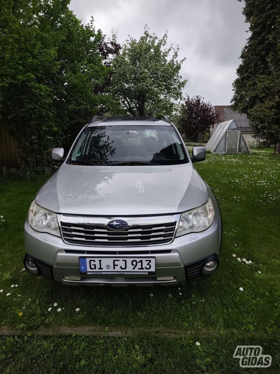Grey Subaru Forester 2009 in Utena, with an engine capacity of 2.00 L and mileage of 193 thousand km for 5000 €, photo 3 on AUTOMOTO.COM.LV