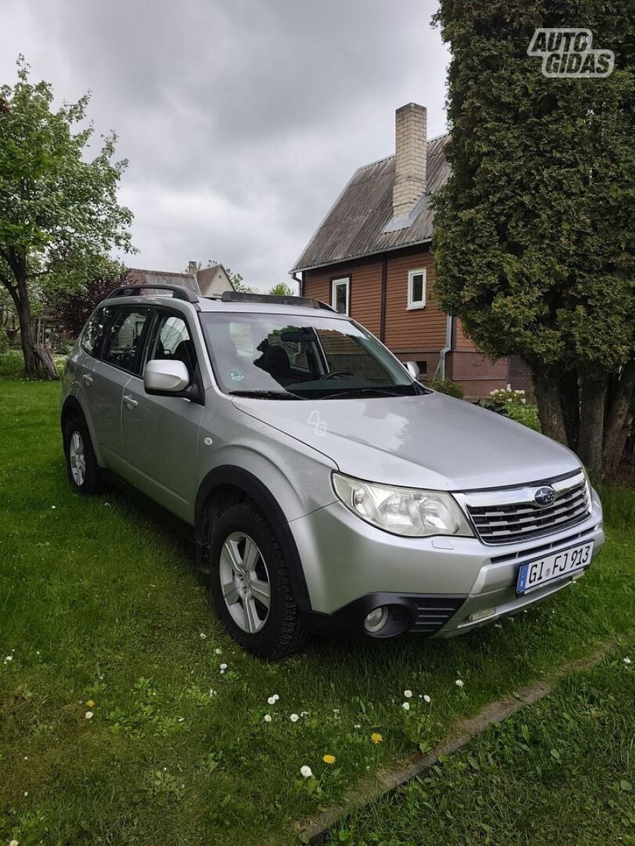 Grey Subaru Forester 2009 in Utena, with an engine capacity of 2.00 L and mileage of 193 thousand km for 5000 €, photo 4 on AUTOMOTO.COM.LV