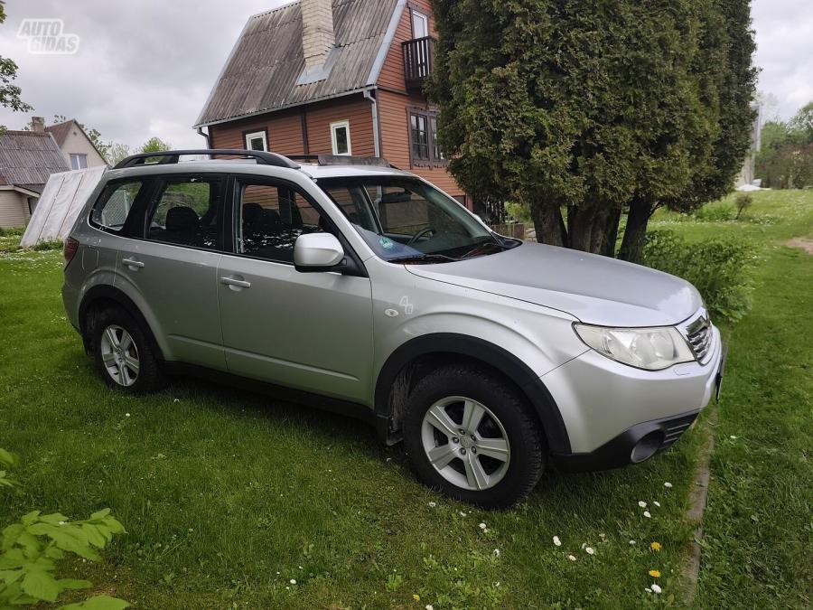 Grey Subaru Forester 2009 in Utena, with an engine capacity of 2.00 L and mileage of 193 thousand km for 5000 €, photo 5 on AUTOMOTO.COM.LV
