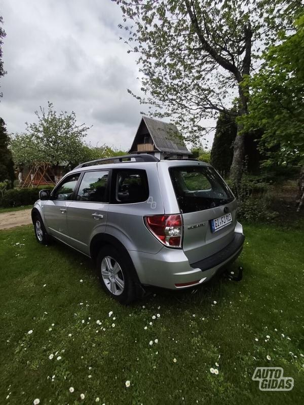 Grey Subaru Forester 2009 in Utena, with an engine capacity of 2.00 L and mileage of 193 thousand km for 5000 €, photo 5 on AUTOMOTO.COM.LV