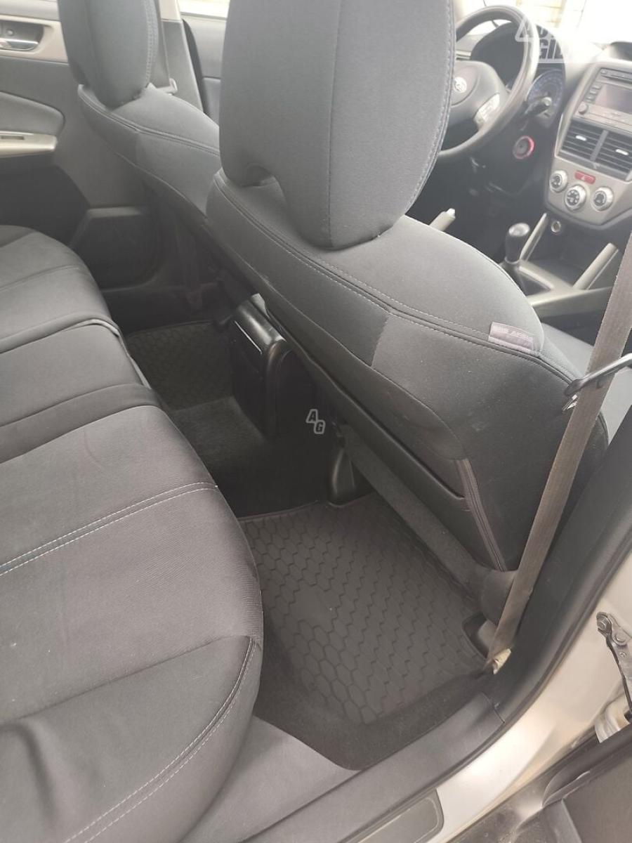 Grey Subaru Forester 2009 in Utena, with an engine capacity of 2.00 L and mileage of 193 thousand km for 5000 €, photo 9 on AUTOMOTO.COM.LV