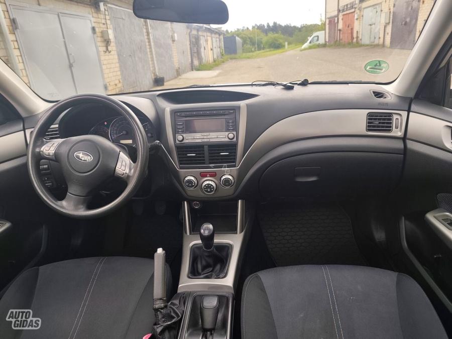 Grey Subaru Forester 2009 in Utena, with an engine capacity of 2.00 L and mileage of 193 thousand km for 5000 €, photo 12 on AUTOMOTO.COM.LV