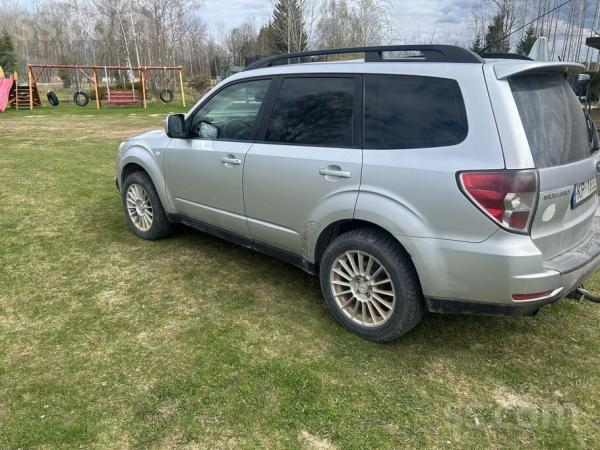 Pelēks Subaru Forester 2009 Ogre, ar dzinēja tilpumu 2.00 L un nobraukumu 298 tūkst. km par 3200 €, foto 3 vietnē AUTOMOTO.COM.LV