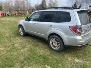 Pelēks Subaru Forester 2009 Ogre, ar dzinēja tilpumu 2.00 L un nobraukumu 298 tūkst. km par 3200 €, foto 4 vietnē AUTOMOTO.COM.LV
