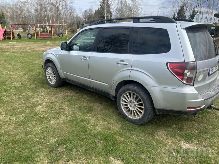 Pelēks Subaru Forester 2009 Ogre, ar dzinēja tilpumu 2.00 L un nobraukumu 298 tūkst. km par 3200 €, foto 4 vietnē AUTOMOTO.COM.LV