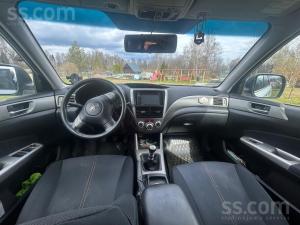 Pelēks Subaru Forester 2009 Ogre, ar dzinēja tilpumu 2.00 L un nobraukumu 298 tūkst. km par 3200 €, foto 6 vietnē AUTOMOTO.COM.LV