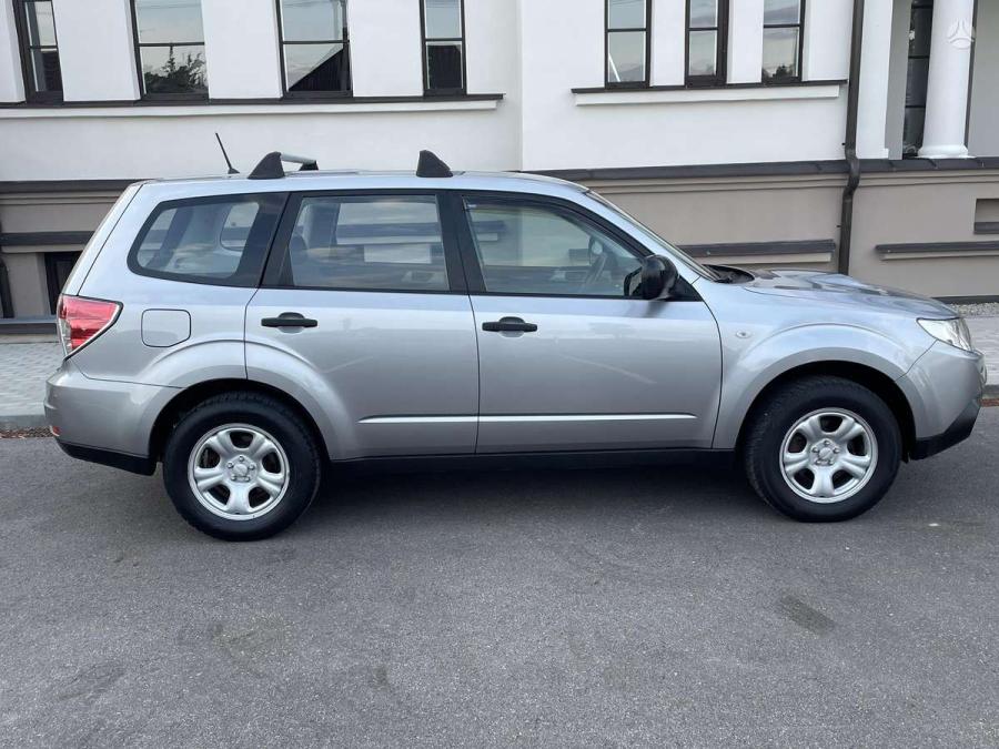 Grey Subaru Forester 2009 in Marijampole, with an engine capacity of 2.00 L and mileage of 173 thousand km for 3950 €, photo 9 on AUTOMOTO.COM.LV
