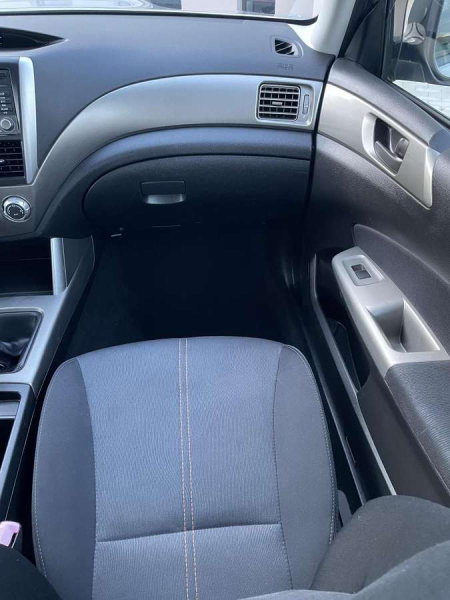 Grey Subaru Forester 2009 in Marijampole, with an engine capacity of 2.00 L and mileage of 173 thousand km for 3950 €, photo 27 on AUTOMOTO.COM.LV