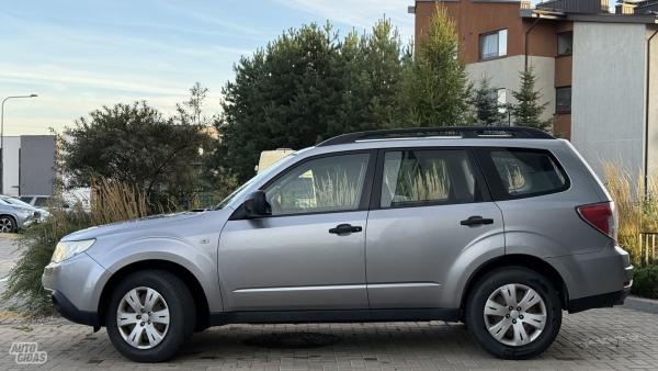 Grey Subaru Forester 2009 in Vilnius, with an engine capacity of 2.00 L and mileage of 240 thousand km for 4400 €, photo 4 on AUTOMOTO.COM.LV