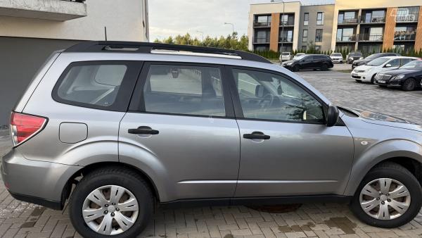 Grey Subaru Forester 2009 in Vilnius, with an engine capacity of 2.00 L and mileage of 240 thousand km for 4400 €, photo 6 on AUTOMOTO.COM.LV