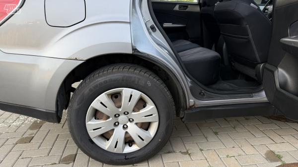Grey Subaru Forester 2009 in Vilnius, with an engine capacity of 2.00 L and mileage of 240 thousand km for 4400 €, photo 9 on AUTOMOTO.COM.LV