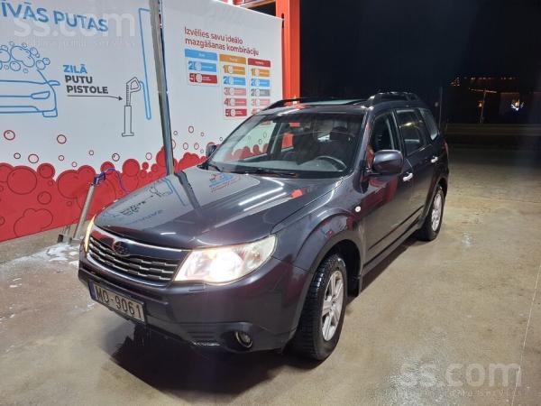 Pelēks Subaru Forester 2010 Ogre, ar dzinēja tilpumu 2.00 L un nobraukumu 265 tūkst. km par 3200 €, foto 1 vietnē AUTOMOTO.COM.LV
