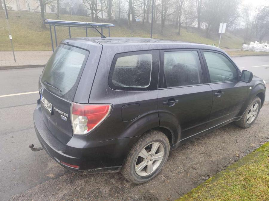 Grey Subaru Forester 2010 in Vilnius, with an engine capacity of 2.00 L and mileage of 220 thousand km for 1450 €, photo 4 on AUTOMOTO.COM.LV