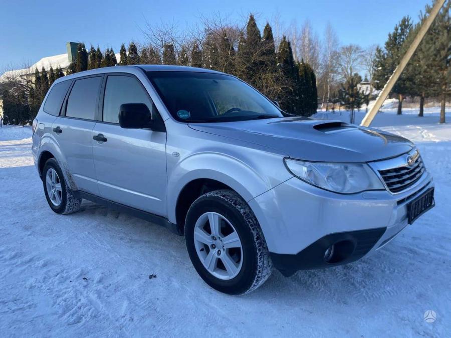 Pelēks Subaru Forester 2010 Biržai, ar dzinēja tilpumu 2.00 L un nobraukumu 191 tūkst. km par 3250 €, foto 1 vietnē AUTOMOTO.COM.LV