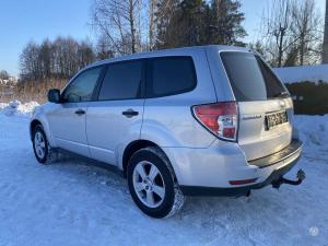 Pelēks Subaru Forester 2010 Biržai, ar dzinēja tilpumu 2.00 L un nobraukumu 191 tūkst. km par 3250 €, foto 4 vietnē AUTOMOTO.COM.LV
