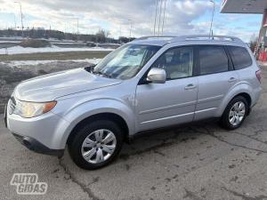 Grey Subaru Forester 2010 in Vilnius, with an engine capacity of 2.50 L and mileage of 257 thousand km for 3450 €, photo  on AUTOMOTO.COM.LV