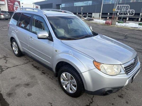 Pelēks Subaru Forester 2010 Viļņa, ar dzinēja tilpumu 2.50 L un nobraukumu 257 tūkst. km par 3450 €, foto 4 vietnē AUTOMOTO.COM.LV