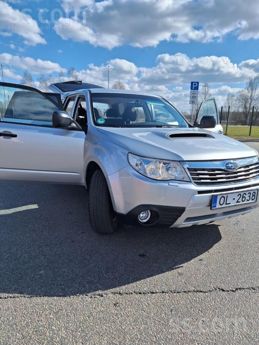 Grey Subaru Forester 2010 in Riga, with an engine capacity of 2.00 L and mileage of 183 thousand km for 4500 €, photo 4 on AUTOMOTO.COM.LV