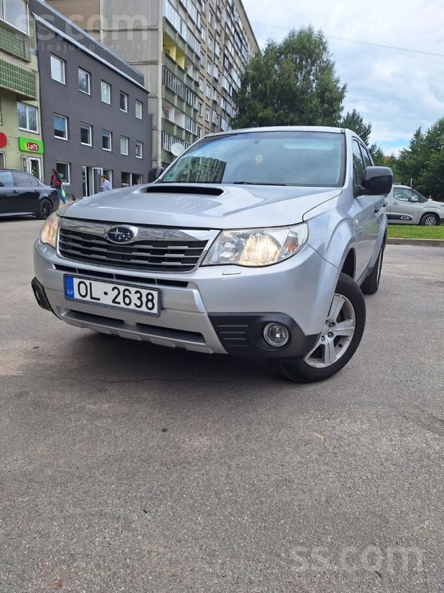 Pelēks Subaru Forester 2010 Rīga, ar dzinēja tilpumu 2.00 L un nobraukumu 184 tūkst. km par 4700 €, foto 1 vietnē AUTOMOTO.COM.LV