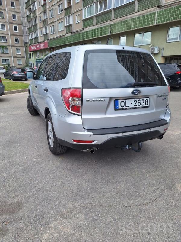 Pelēks Subaru Forester 2010 Rīga, ar dzinēja tilpumu 2.00 L un nobraukumu 184 tūkst. km par 4700 €, foto 4 vietnē AUTOMOTO.COM.LV