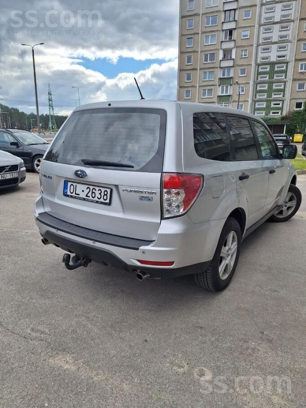 Pelēks Subaru Forester 2010 Rīga, ar dzinēja tilpumu 2.00 L un nobraukumu 184 tūkst. km par 4700 €, foto 5 vietnē AUTOMOTO.COM.LV