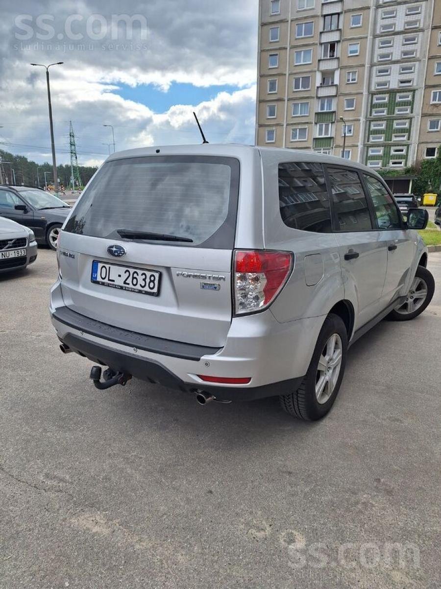 Pelēks Subaru Forester 2010 Rīga, ar dzinēja tilpumu 2.00 L un nobraukumu 184 tūkst. km par 4700 €, foto 5 vietnē AUTOMOTO.COM.LV