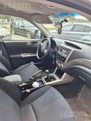 Pelēks Subaru Forester 2010 Rīga, ar dzinēja tilpumu 2.00 L un nobraukumu 184 tūkst. km par 4700 €, foto 7 vietnē AUTOMOTO.COM.LV