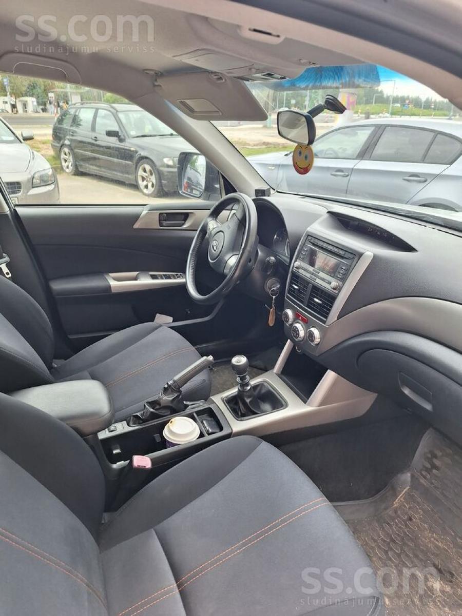 Pelēks Subaru Forester 2010 Rīga, ar dzinēja tilpumu 2.00 L un nobraukumu 184 tūkst. km par 4700 €, foto 7 vietnē AUTOMOTO.COM.LV