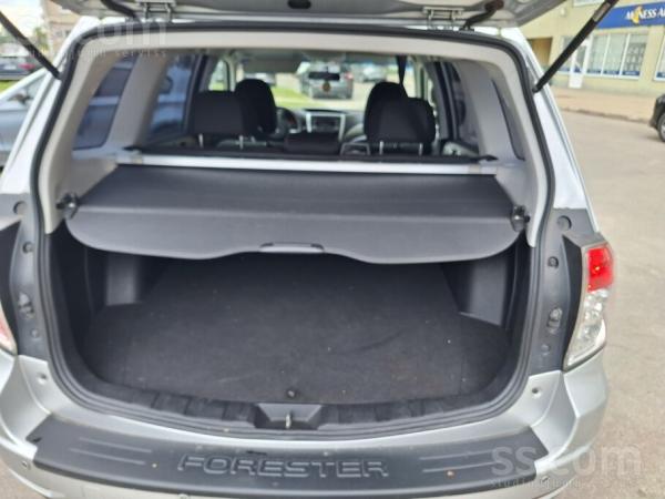 Pelēks Subaru Forester 2010 Rīga, ar dzinēja tilpumu 2.00 L un nobraukumu 184 tūkst. km par 4700 €, foto 8 vietnē AUTOMOTO.COM.LV