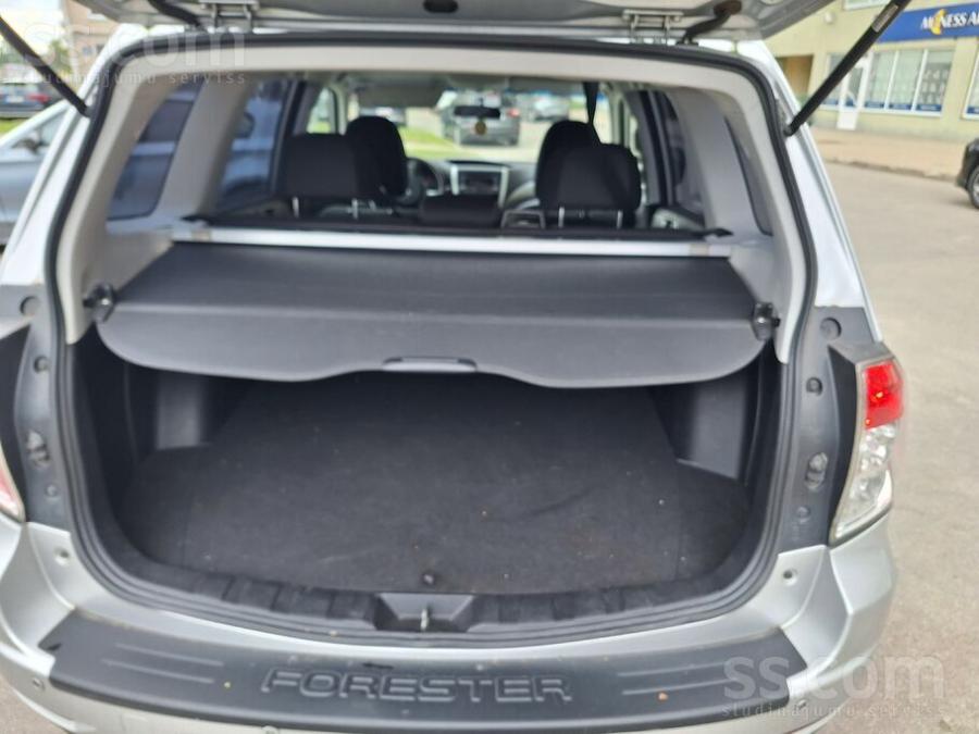 Pelēks Subaru Forester 2010 Rīga, ar dzinēja tilpumu 2.00 L un nobraukumu 184 tūkst. km par 4700 €, foto 8 vietnē AUTOMOTO.COM.LV