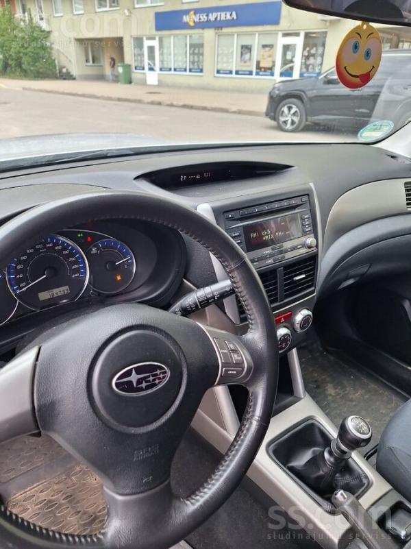 Pelēks Subaru Forester 2010 Rīga, ar dzinēja tilpumu 2.00 L un nobraukumu 184 tūkst. km par 4700 €, foto 9 vietnē AUTOMOTO.COM.LV