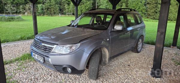 Grey Subaru Forester 2010 in Cesis, with an engine capacity of 2.00 L and mileage of 250 thousand km for 4500 €, photo 1 on AUTOMOTO.COM.LV