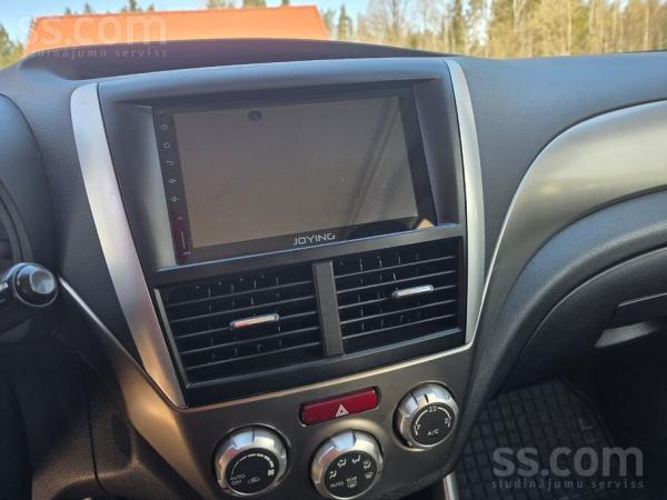 Grey Subaru Forester 2010 in Cesis, with an engine capacity of 2.00 L and mileage of 250 thousand km for 4500 €, photo 10 on AUTOMOTO.COM.LV
