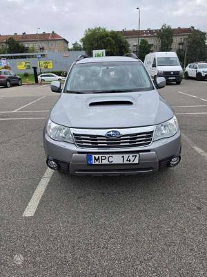 Grey Subaru Forester 2010 in Vilnius, with an engine capacity of 2.00 L and mileage of 131 thousand km for 4500 €, photo  on AUTOMOTO.COM.LV