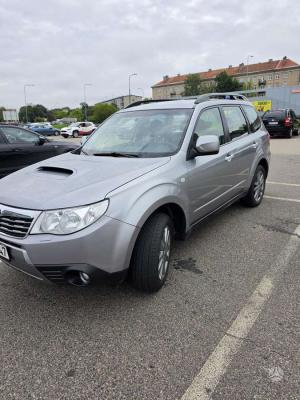Grey Subaru Forester 2010 in Vilnius, with an engine capacity of 2.00 L and mileage of 131 thousand km for 4500 €, photo 3 on AUTOMOTO.COM.LV
