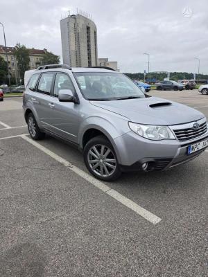 Grey Subaru Forester 2010 in Vilnius, with an engine capacity of 2.00 L and mileage of 131 thousand km for 4500 €, photo 4 on AUTOMOTO.COM.LV