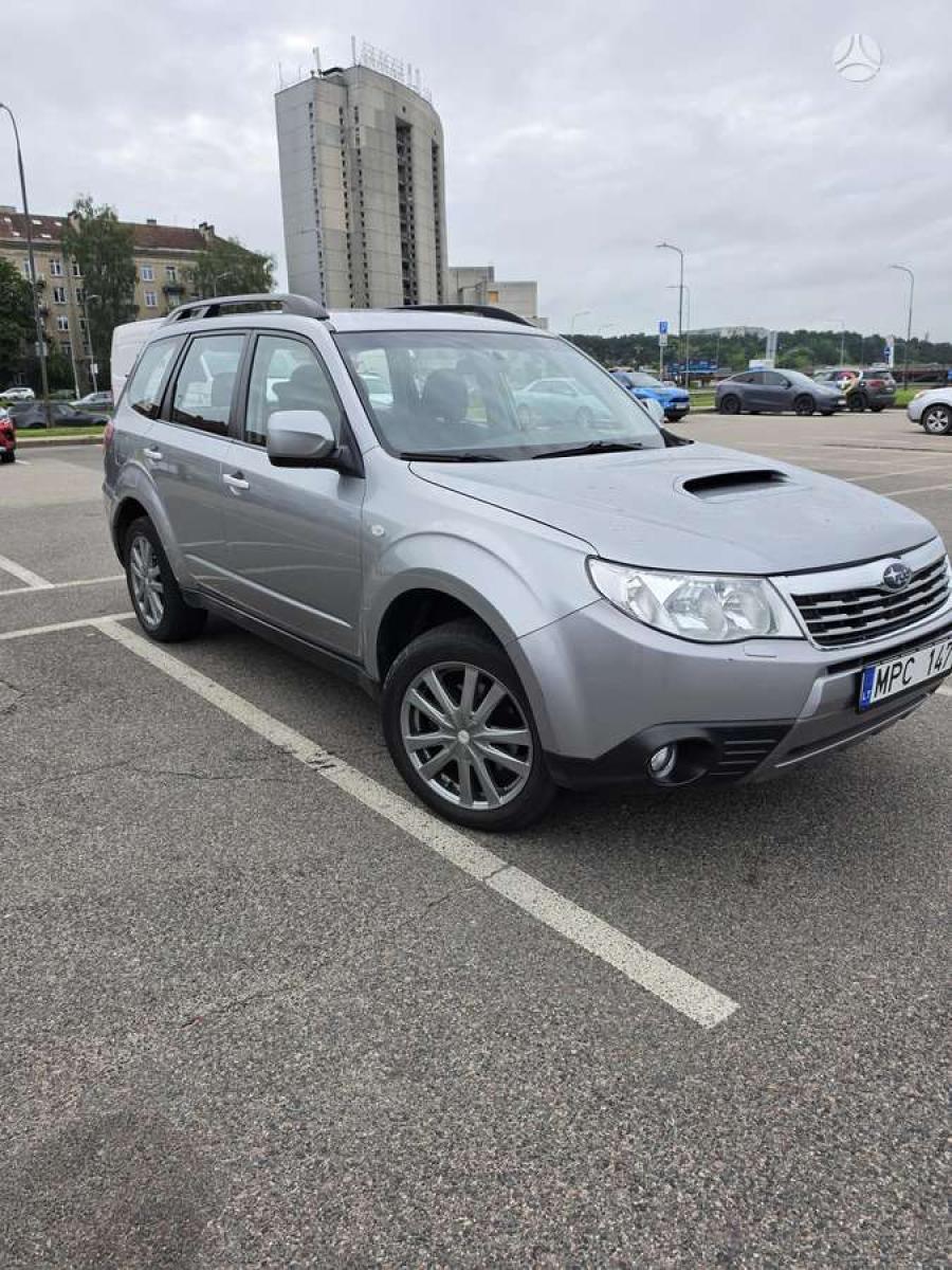 Grey Subaru Forester 2010 in Vilnius, with an engine capacity of 2.00 L and mileage of 131 thousand km for 4500 €, photo 4 on AUTOMOTO.COM.LV
