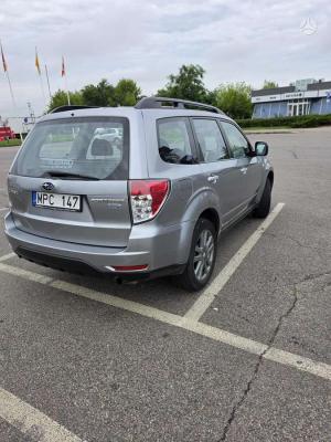 Grey Subaru Forester 2010 in Vilnius, with an engine capacity of 2.00 L and mileage of 131 thousand km for 4500 €, photo 5 on AUTOMOTO.COM.LV
