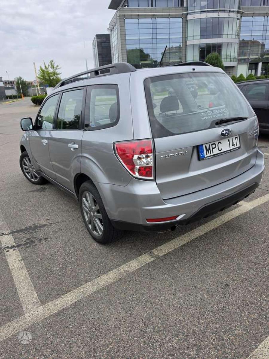 Grey Subaru Forester 2010 in Vilnius, with an engine capacity of 2.00 L and mileage of 131 thousand km for 4500 €, photo 6 on AUTOMOTO.COM.LV