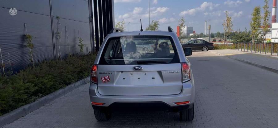 Pelēks Subaru Forester 2010 Viļņa, ar dzinēja tilpumu 2.00 L un nobraukumu 250 tūkst. km par 5850 €, foto 9 vietnē AUTOMOTO.COM.LV