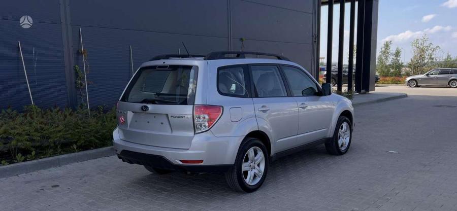 Pelēks Subaru Forester 2010 Viļņa, ar dzinēja tilpumu 2.00 L un nobraukumu 250 tūkst. km par 5850 €, foto 10 vietnē AUTOMOTO.COM.LV