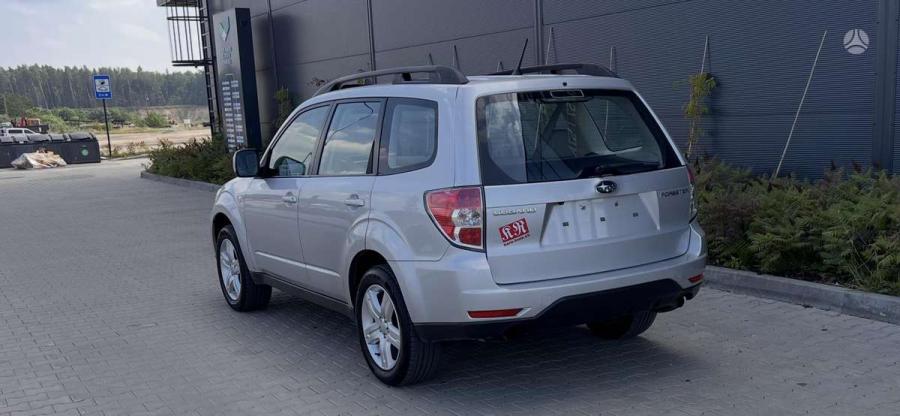 Pelēks Subaru Forester 2010 Viļņa, ar dzinēja tilpumu 2.00 L un nobraukumu 250 tūkst. km par 5850 €, foto 12 vietnē AUTOMOTO.COM.LV