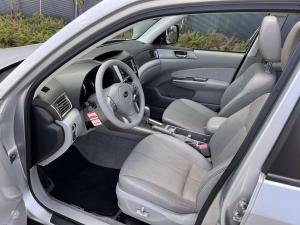 Pelēks Subaru Forester 2010 Viļņa, ar dzinēja tilpumu 2.00 L un nobraukumu 250 tūkst. km par 5850 €, foto 15 vietnē AUTOMOTO.COM.LV