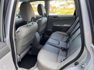Pelēks Subaru Forester 2010 Viļņa, ar dzinēja tilpumu 2.00 L un nobraukumu 250 tūkst. km par 5850 €, foto 18 vietnē AUTOMOTO.COM.LV